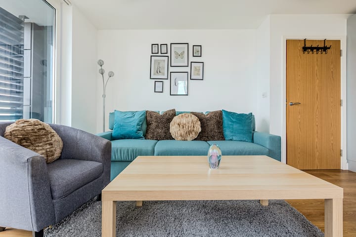 New! 2br Gem W/ Balcony | 5 Min Stratford Station - Aéroport de Londres City (LCY)