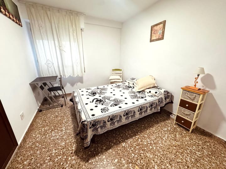 Habitación Tranquila En Centro - Alicante