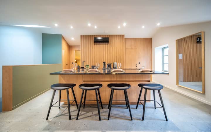 "L'exploratrice" - Tournus