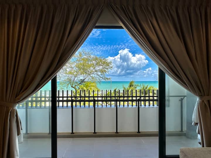 The Casarina Seafront Villa • Waterpark • 12 Pax - Kuantan