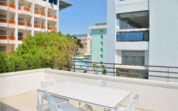 Bel Appartement Ensoleillé Et Lumineux - Bibione Pineda