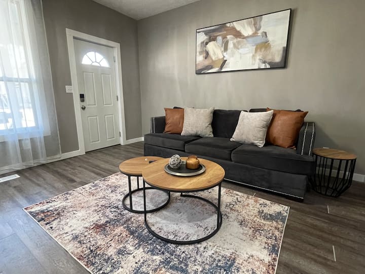 Luxury 2-bedroom Mid-term Rental - Columbus, OH