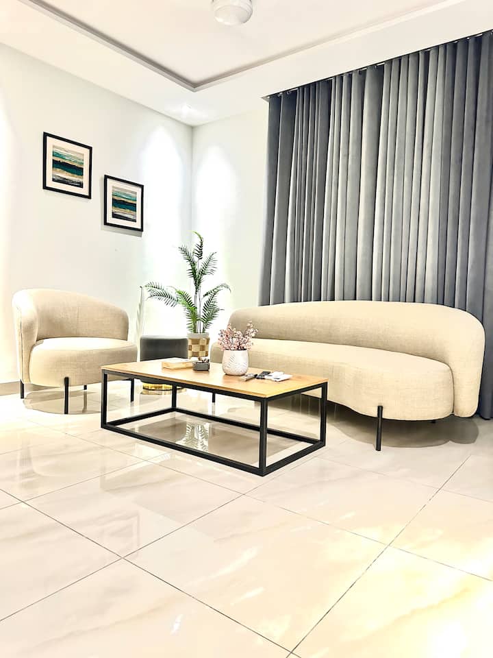 Mirhaa Homes Apartment # 1 Gulberg-3 Zameen Aurum - Lahore