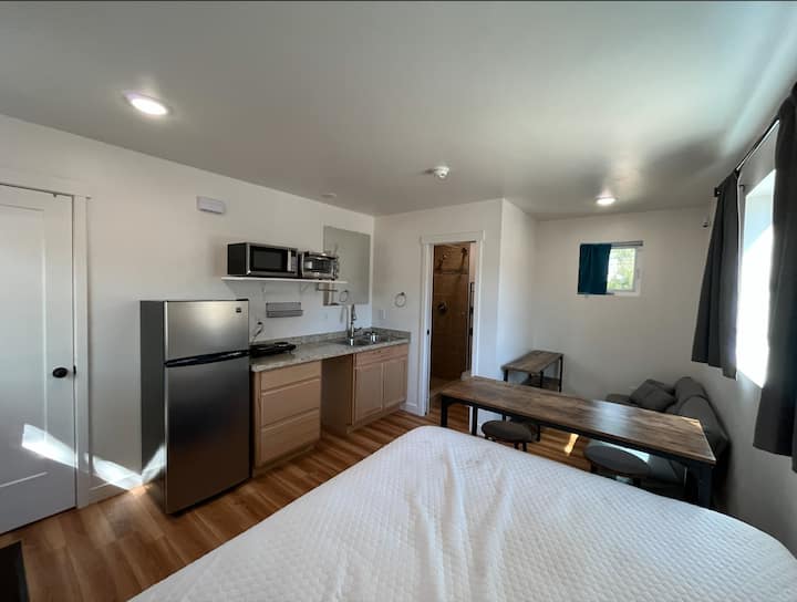 Downtown, Dog Friendly, Studio A - Moab, UT