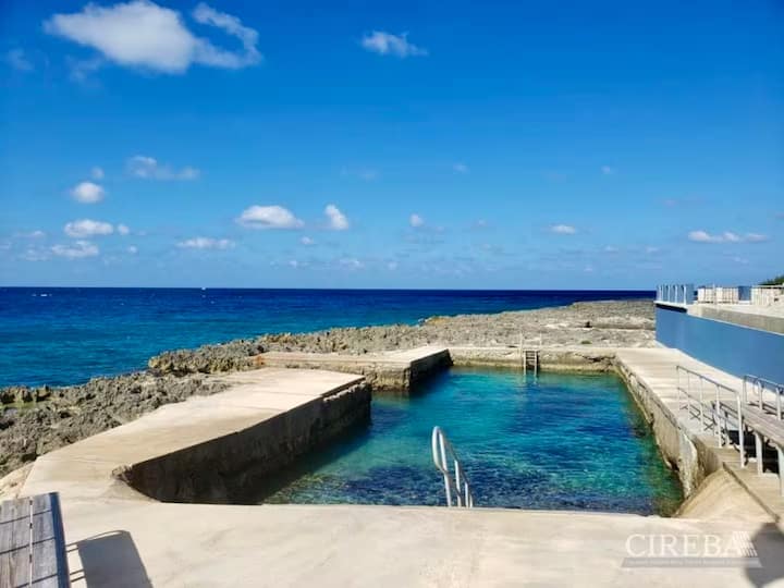 Oceanfront-diving, Snorkeling & Restaurant - Cayman Islands