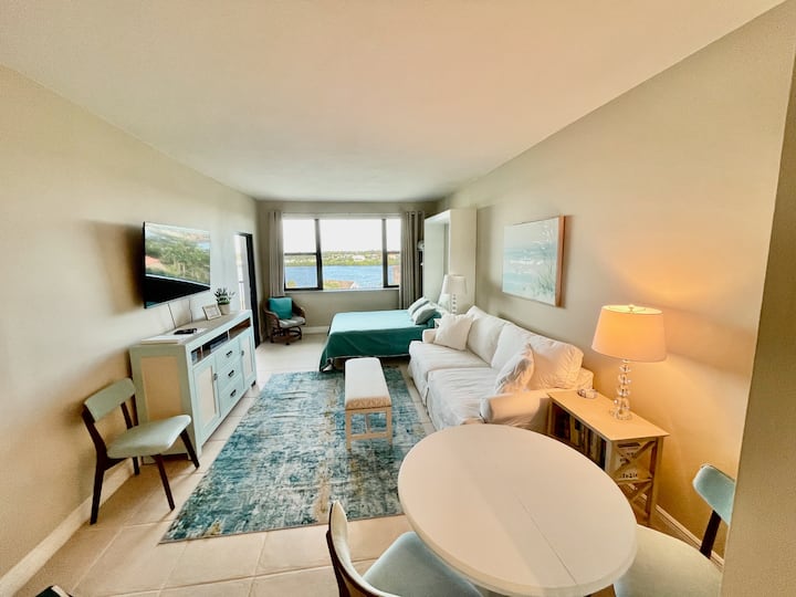 Siesta Key Penthouse With Water Views Everywhere! - Siesta Key, FL