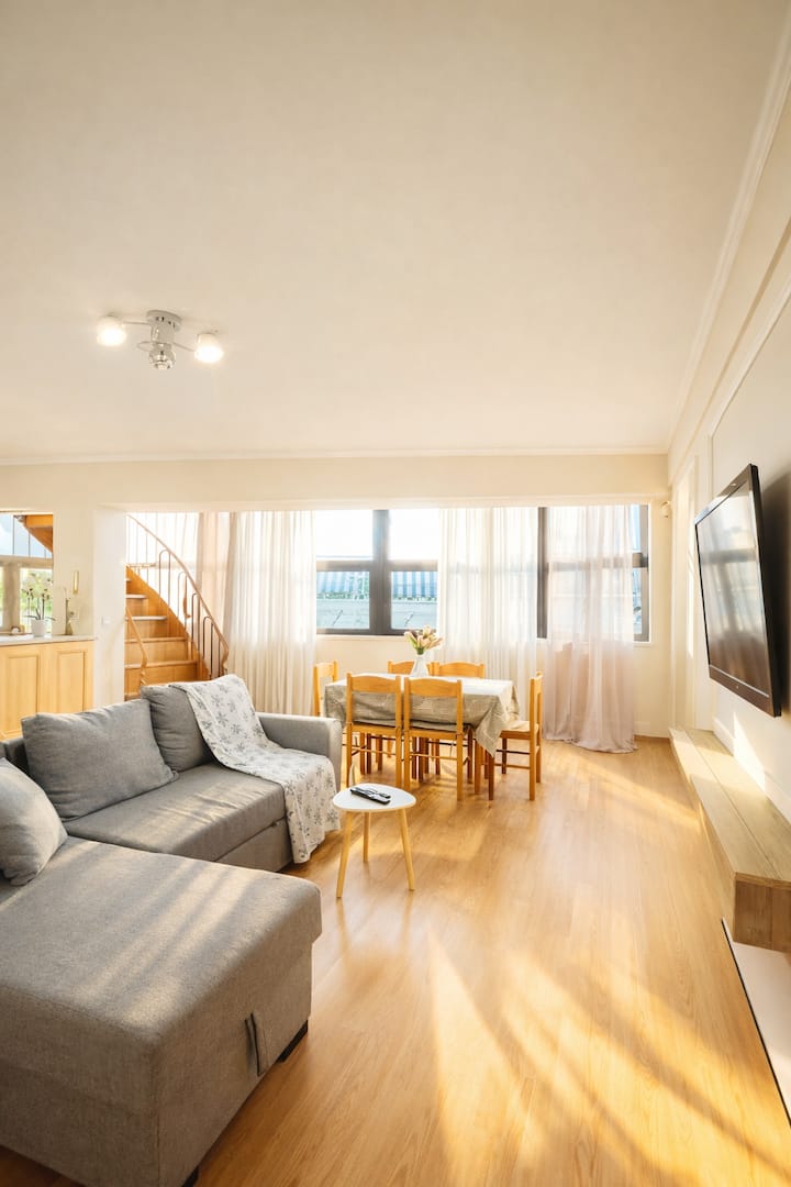 Duplex Apartment • Balcony• City Center • 7 Guests - Tirana