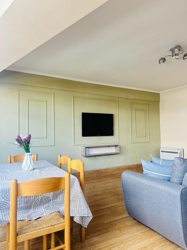 Duplex Apartment • Balcony• City Center • 7 Guests - Tirana