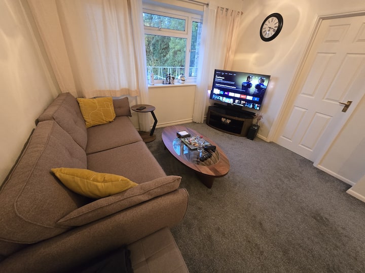 Charming Apt With Parking - Surbiton