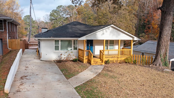 Grand Atlanta Estate: 5br/3ba Single-family House! - Atlanta, GA