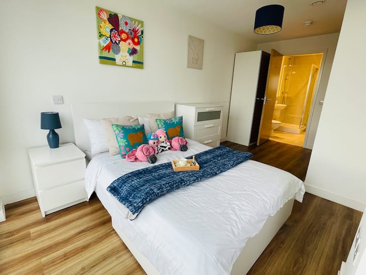 Modern & Cozy Apartment Near Media City/ Stadium - Manchester