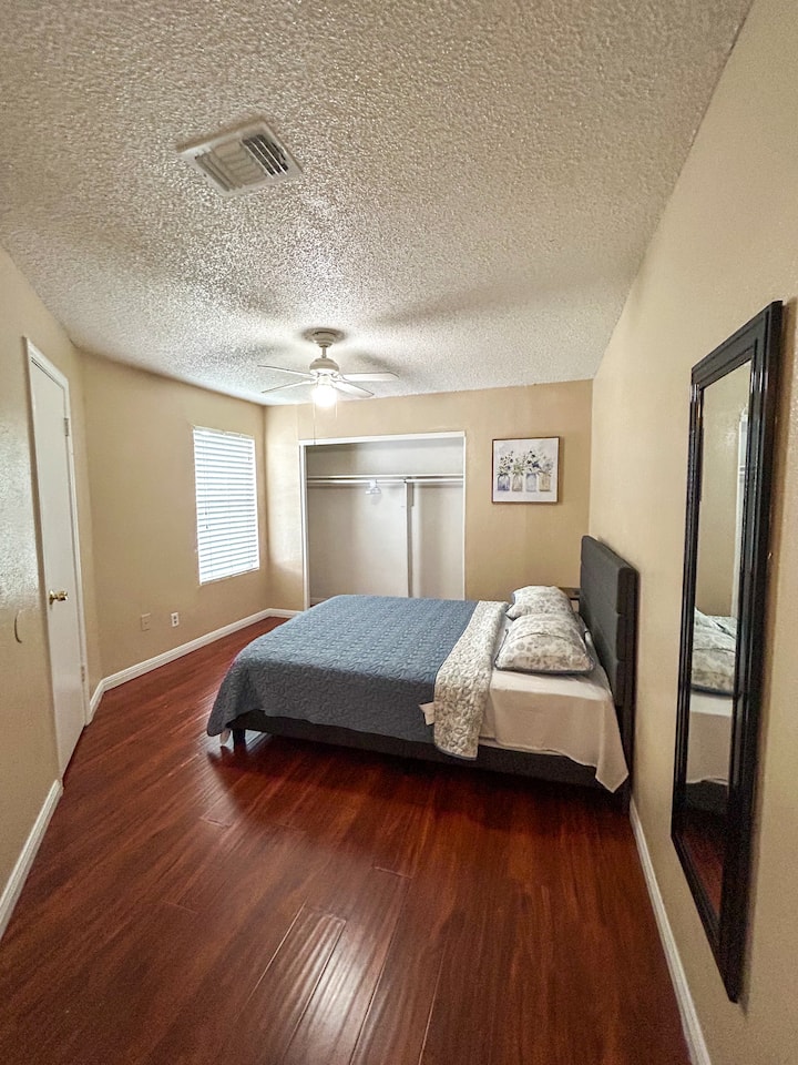 Comfy 2-story Townhouse In Chinatown - Briar Forest Drive – Houston