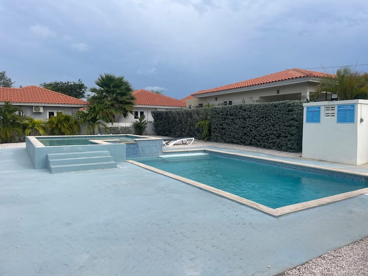 Centraal Gelegen Woning Op Een Kleinschalig Resort - Curaçao