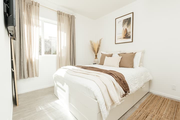 Unmatched Relaxation: Steps To Pier, Shops, & More - Santa Monica, CA