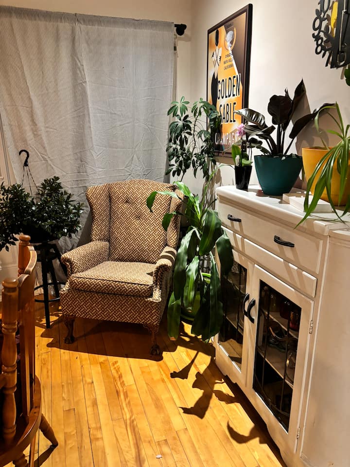 La Grande Chambre Jaune - Montreal