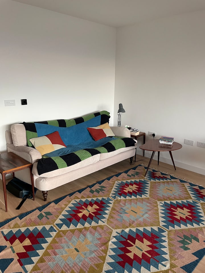 Gorgeous 2 Bedroom Flat,parkside In London Fields - Queen Anne Court, University of Greenwich