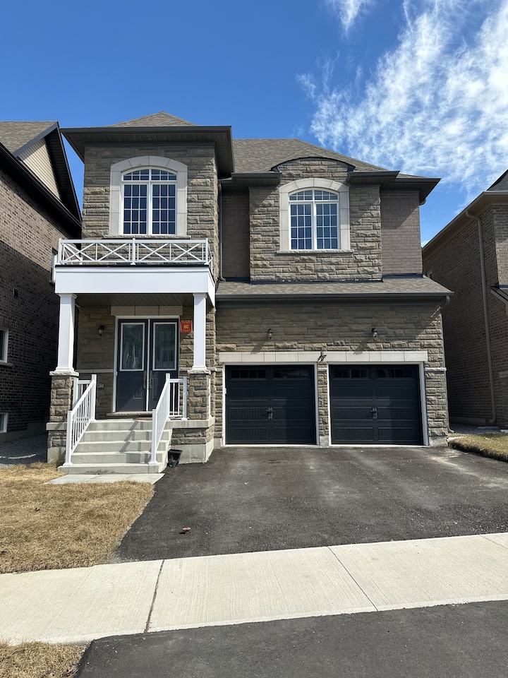 Brand New Walkout Apartments - Aurora