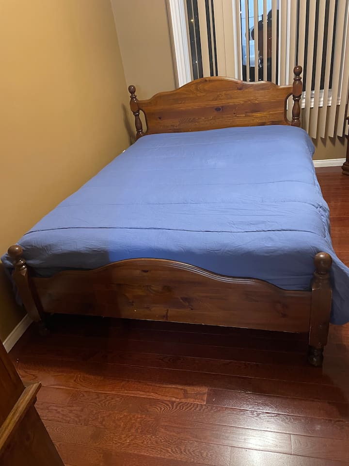 One Bedroom With Own Bathroom - Burlington