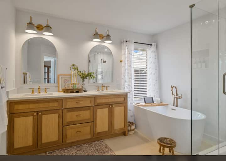 Newly Renovated Home In The Heart Of Frisco, Tx! - Frisco, TX