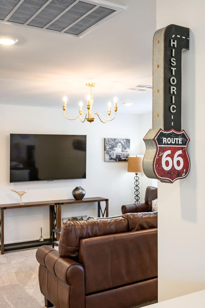 Route 66 Theme/4bd/3ba/new/9beds/near 210 - Rialto, CA