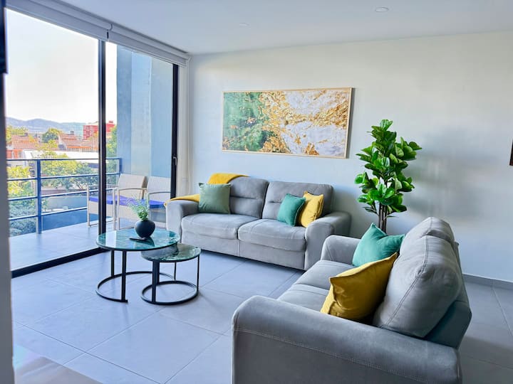 Spacious Retreat In Prime Location Col. Escalón+ac - El Salvador