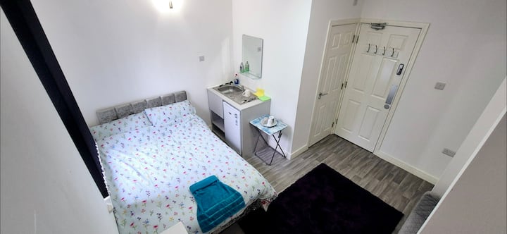 Cozy Ensuite Room Near Northern Gen & City Centre - Sheffield