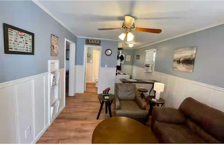 Cozy Bull Shoals Lake Cottage #1 - Bull Shoals, AR