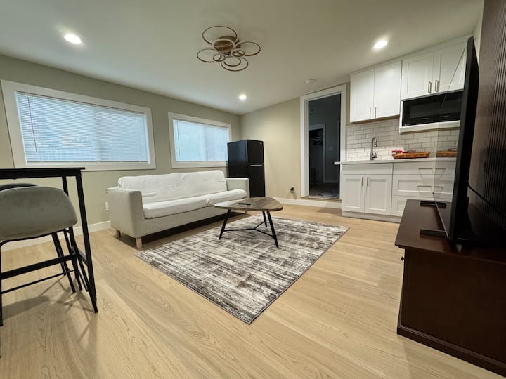 Spacious 1 Bd W/ Kitchenette & Private Entrance - San Jose, CA