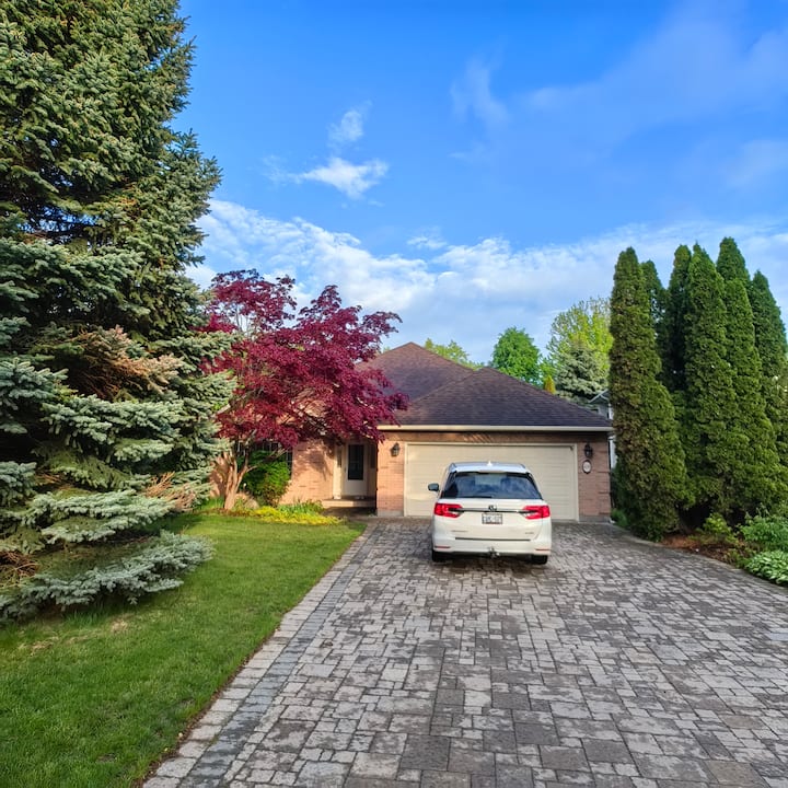 Great Cottage In Old Town- Niagara On The Lake - Niagara-on-the-Lake