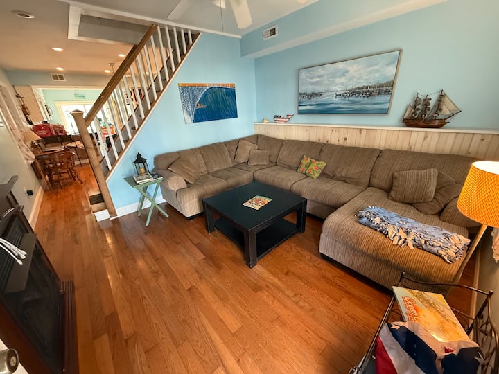 Charming Cozy Beachhouse 3 Br 1.5 Bath Central Ac - Ocean City, NJ