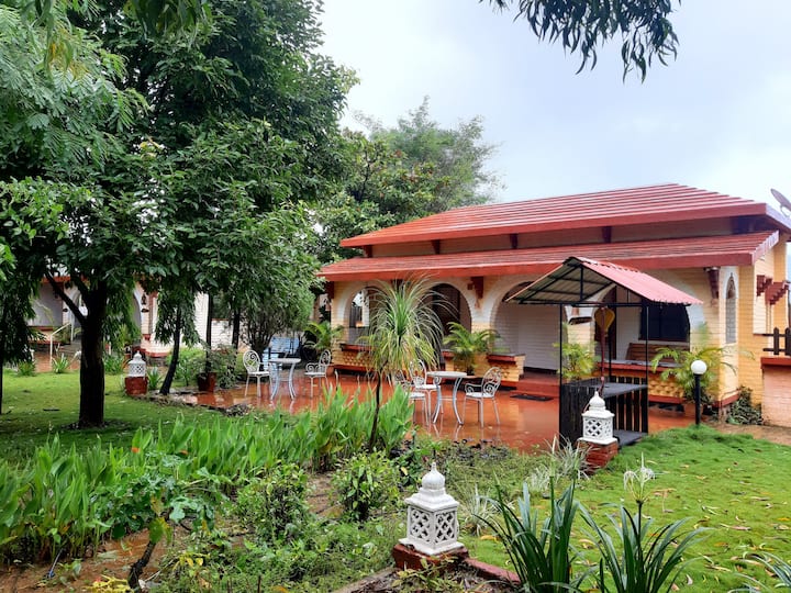 Sacred Grove- Rustic Farmstay In Nature's Lap - Lavasa