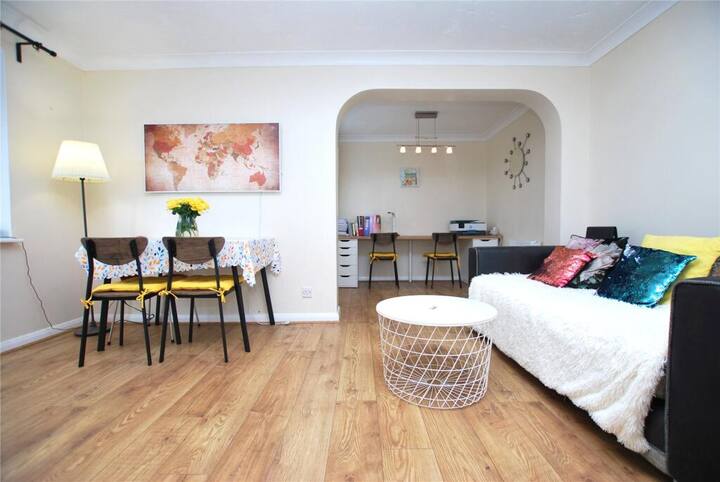 16 Swan Court - Guildford, UK