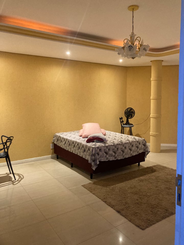 Quarto Amplo E Confortável - Palhoça