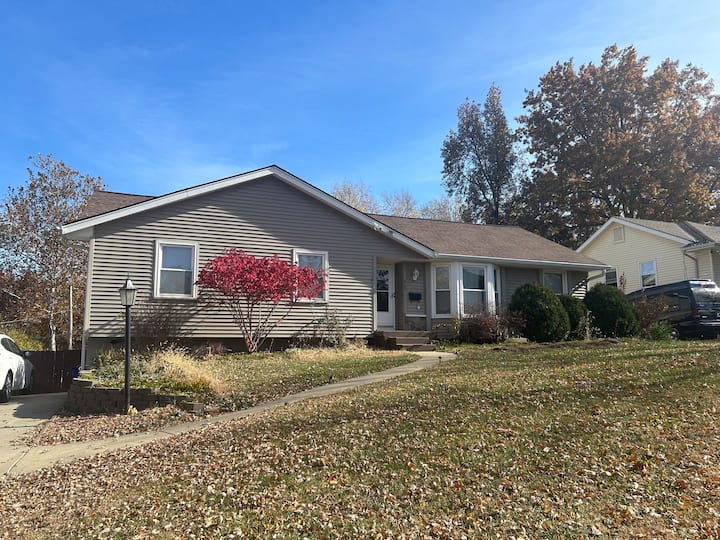 Cozy Kc Prime Area 3b2b Entire Home + Free Parking - Overland Park, KS