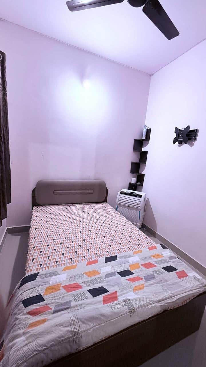 Experience Comfort In A Cozy 1bhk City Home - Bangalore