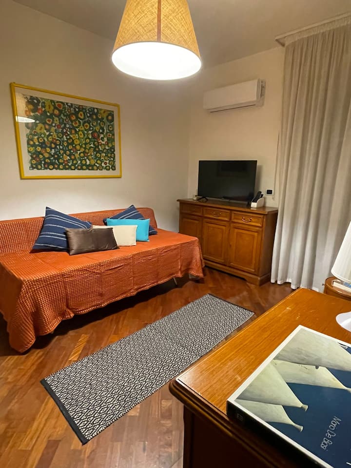 Guesthost - Comfortable Apt In The City Center - Bari