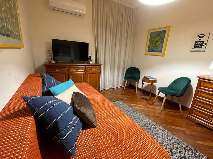 Guesthost - Comfortable Apt In The City Center - Bari