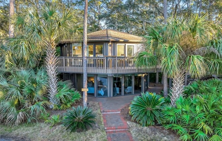 Luxury Waterfront Tree House | Harbour Town | Pool - South Carolina