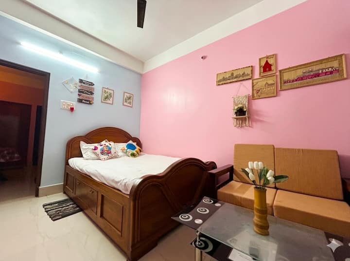 The Pals Terracefront |Ac |Wifi| Centre Of City | - Agartala