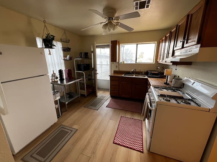 Casita Chihuahuita (Chee-wa-wee-ta)
Temp Quarters - Alamogordo, NM