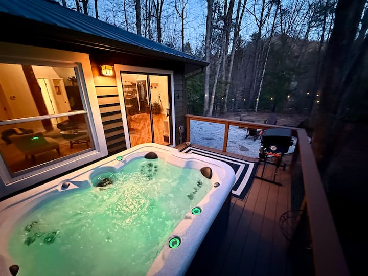 Cozy Elegant Roundhouse In Woods - Bryson City, NC