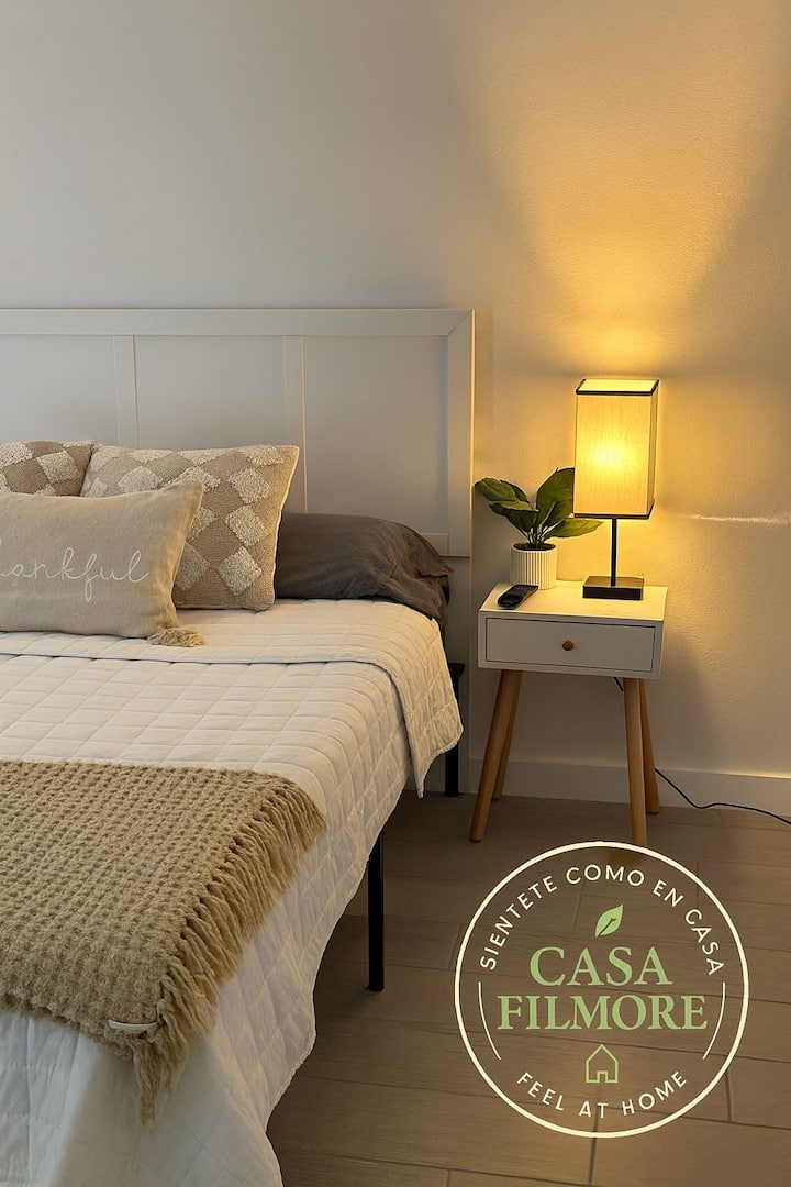 Casa Filmore (Sleeps 16) - Harlingen, TX