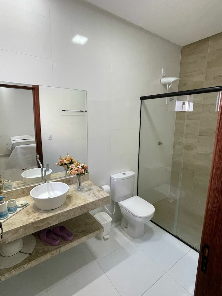 Residência Confortável Com Piscina, 80 Mts Do Mar. - Caravelas