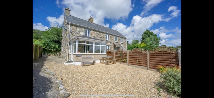 Cosy Cottage Getaway - Abersoch