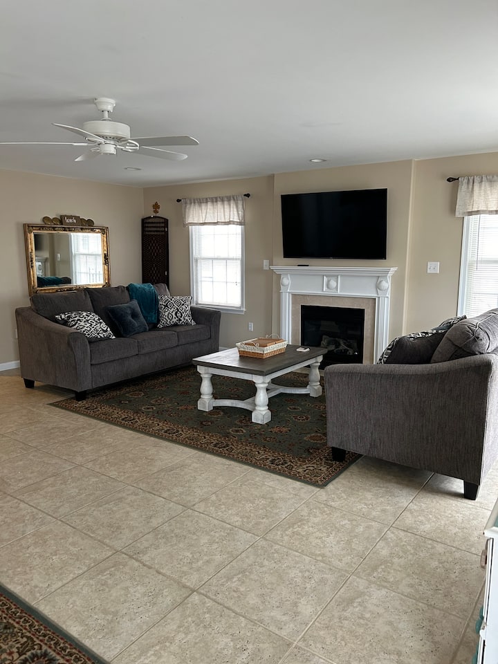 Large Fabulous Duplex! 4bedrms,2bath,park3cars - Stone Harbor, NJ