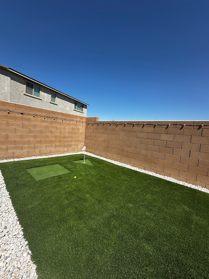 5 Bedroom Home With 2.5 Bathrooms - Coachella, CA