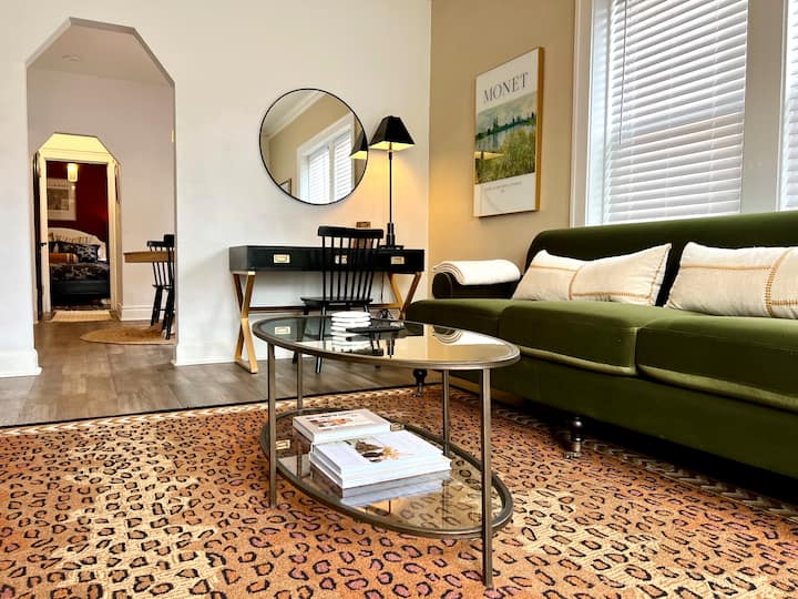 Oliver & Jessie Modern Vintage - Shaker Heights, OH