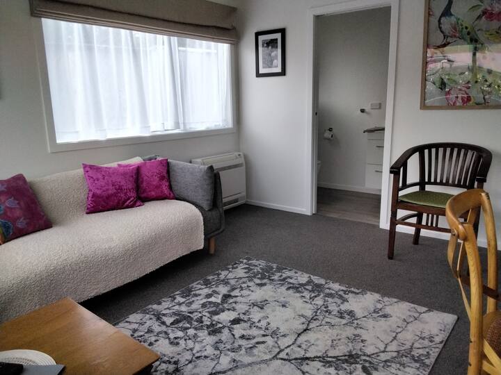 Warm Coastal Retreat - Brighton