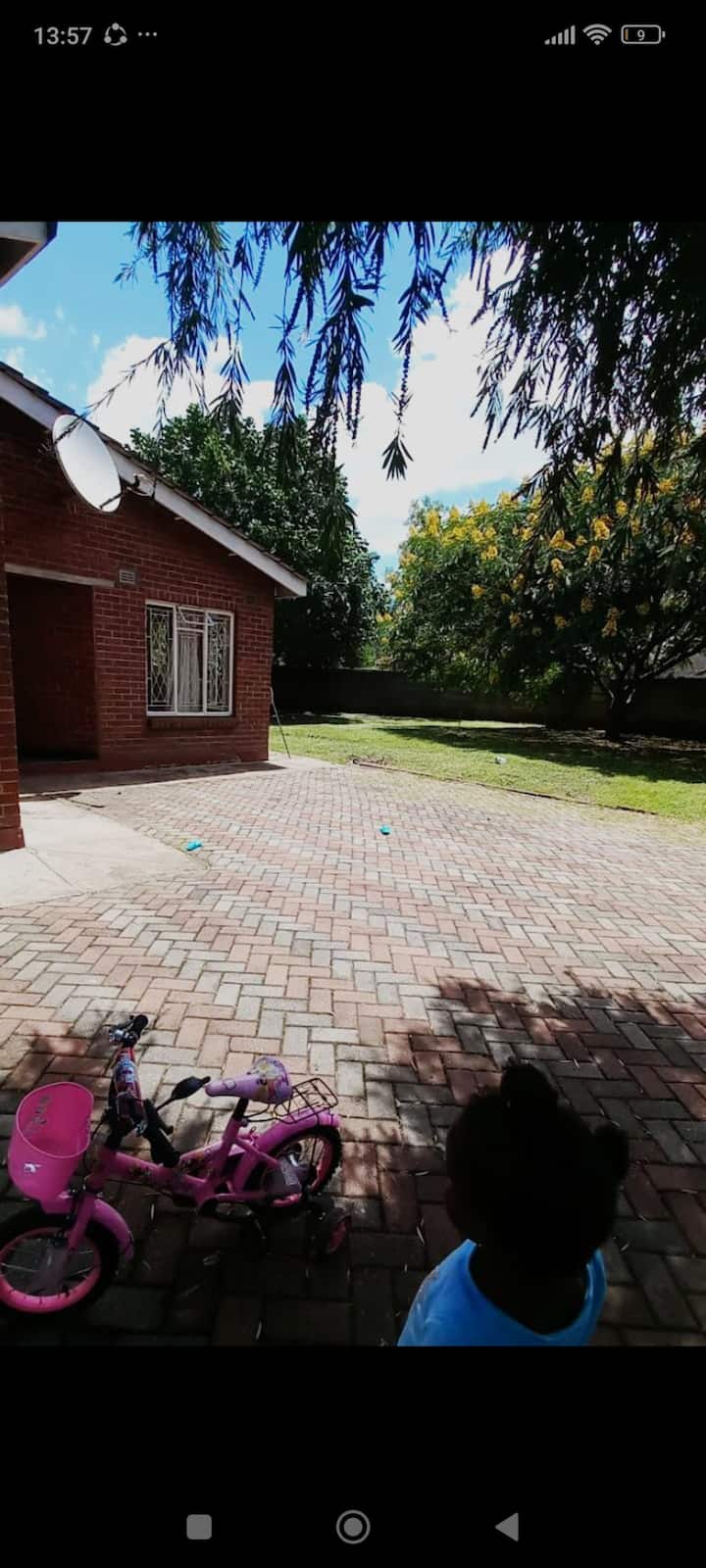 Lee's Place - Harare