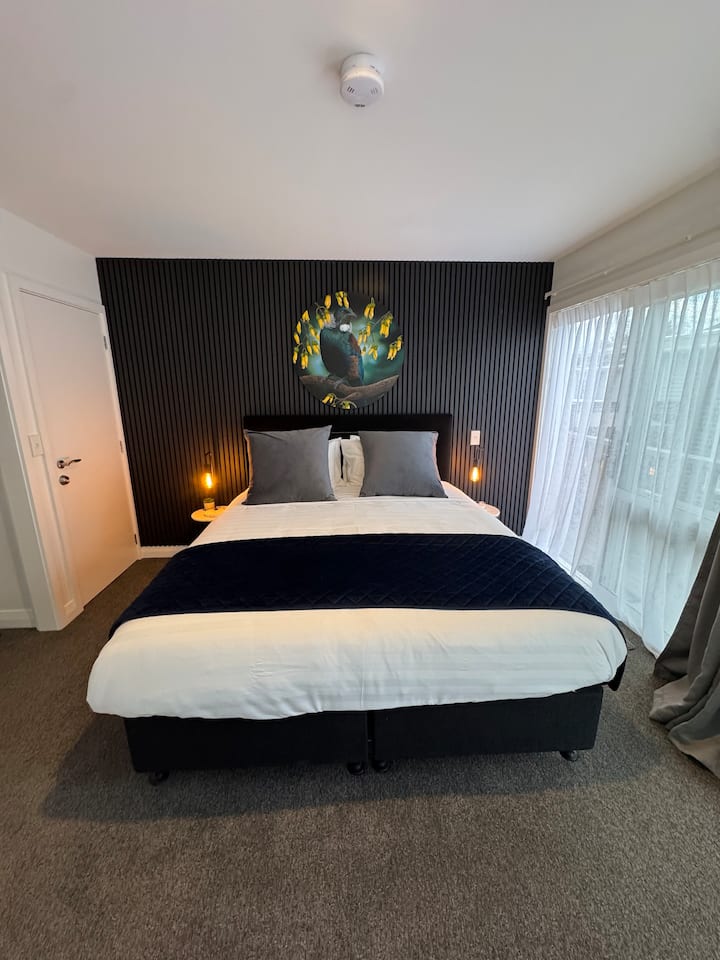 No Car? Town Centre Hotel Alternative - Queenstown